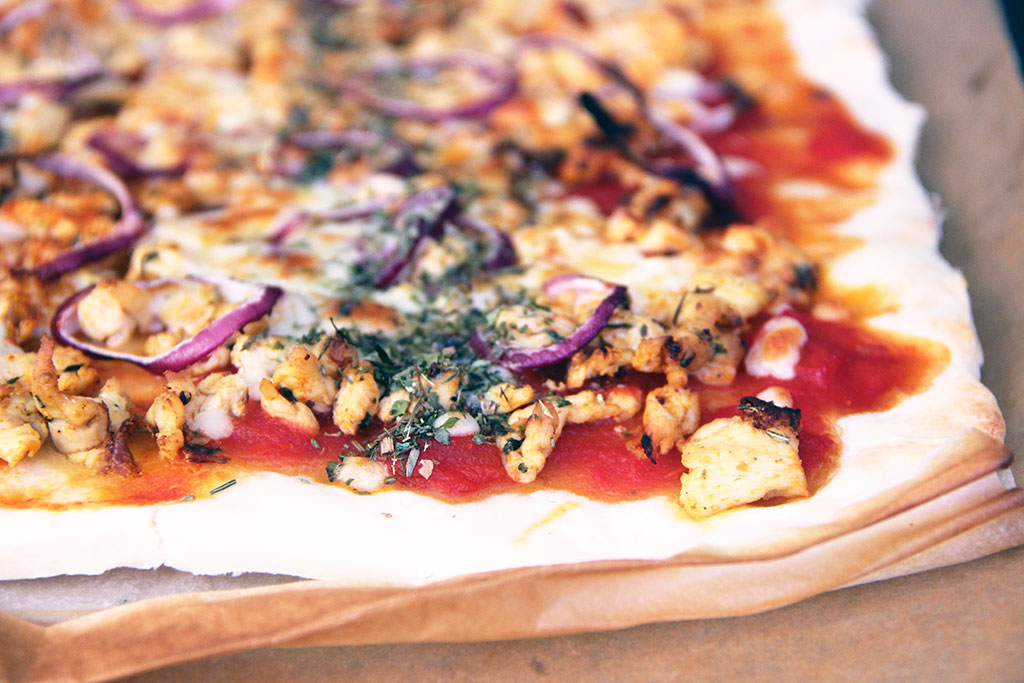 Pizza au poulet et sauce BBQ - Not parisienne