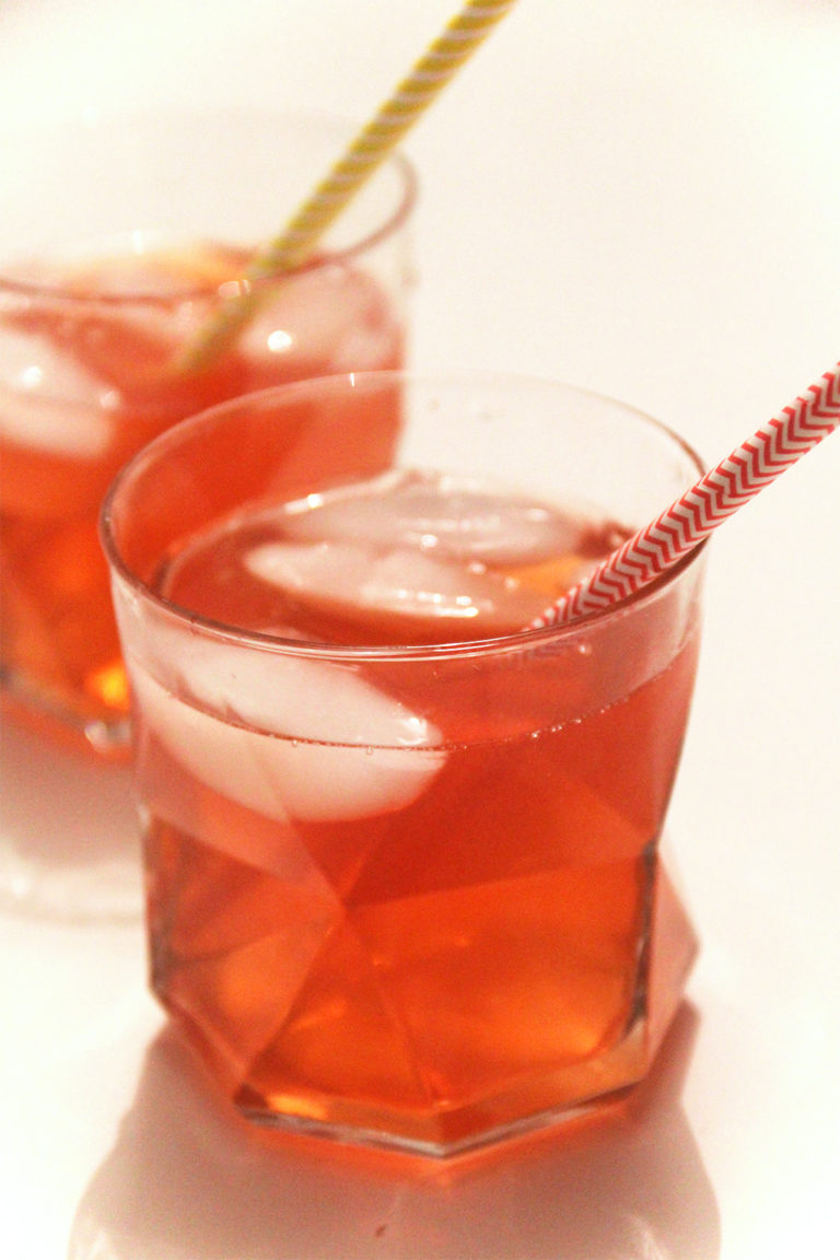 Cocktail rose fraise des bois pamplemousse - Not parisienne