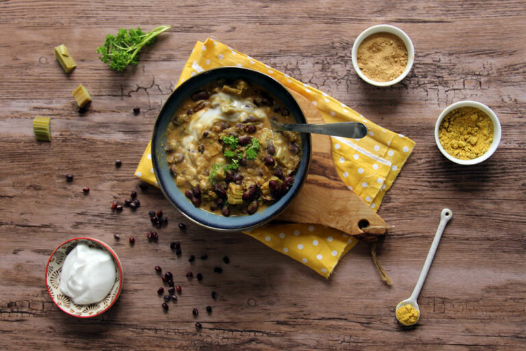 Curry de haricots rouges à la rhubarbe - Not parisienne