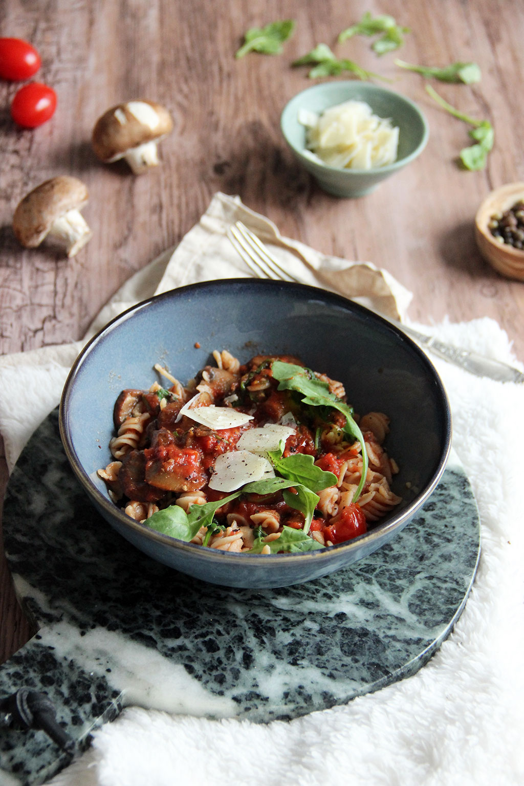 Pâtes aux champignons, tomates et roquette - Not parisienne