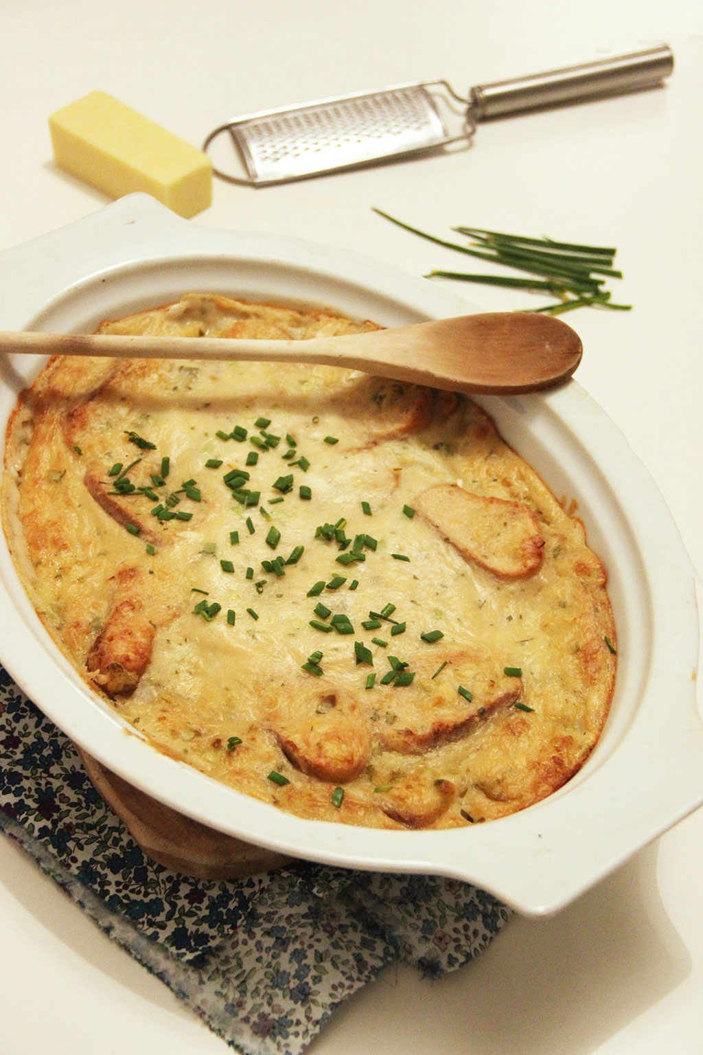 Strata sans oeufs au cheddar - Not parisienne