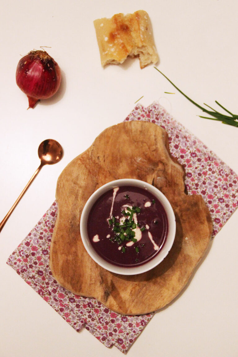 Soupe de chou rouge, cumin et raifort - Not parisienne